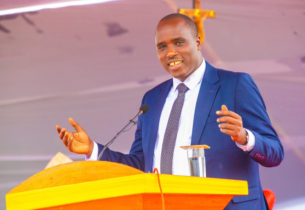 DKT. BITEKO AMWAKILISHA RAIS SAMIA UWEKAJI WAKFU ASKOFU MPYA JIMBO ...