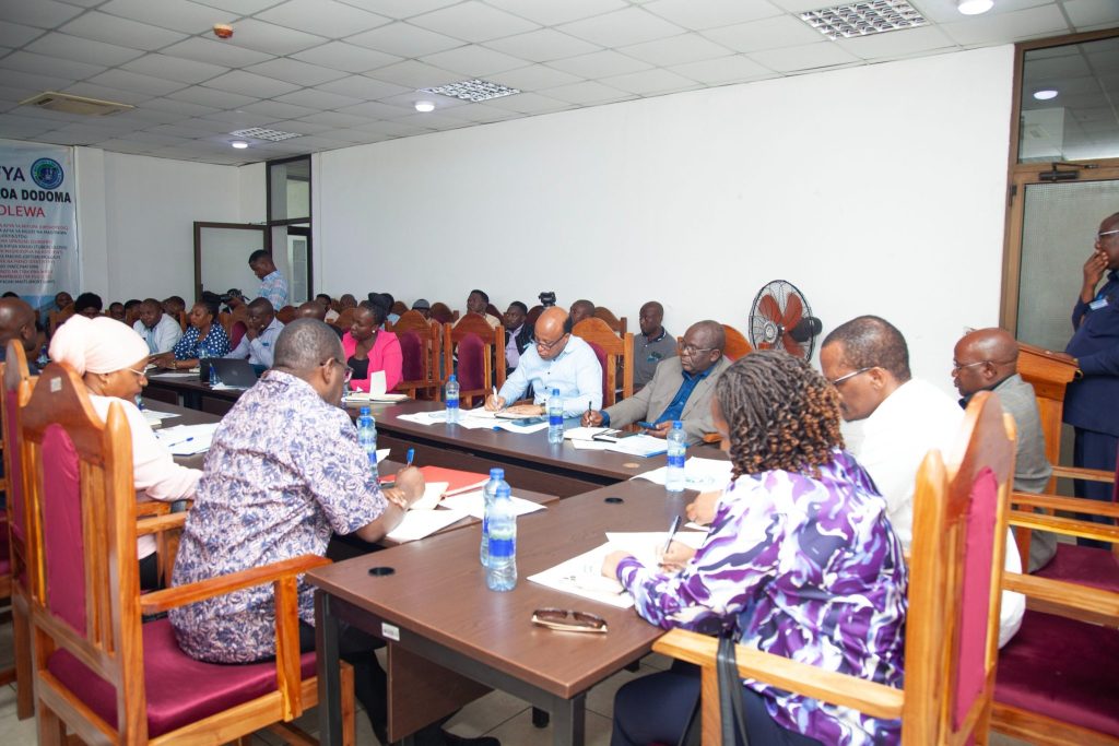 WATUMISHI WAMETAKIWA KUSHIRIKIANA ILI KUTOA HUDUMA BORA KWA WANANCHI ...