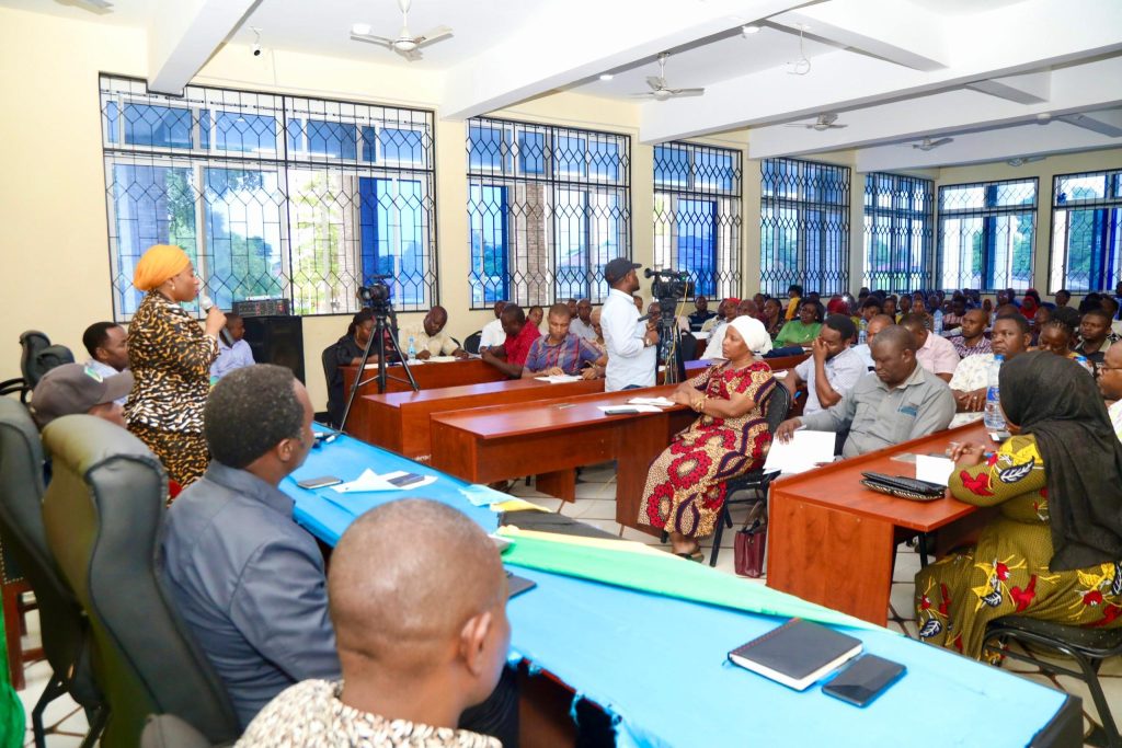 WAGANGA WAKUU WA MIKOA NA HALMASHAURI WATAKIWA KUTOA TAKWIMU SAHIHI ZA ...