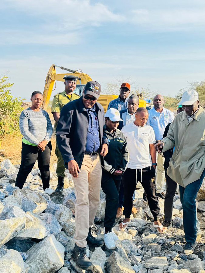 WILAYA YA MOMBA YAANZA KUCHIMBA MADINI YA SODALITE - Kigogo Media